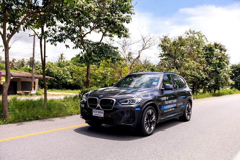 BMW โชว์ขีดสุดของเทคโนโลยี AI และสมรรถนะรถยนต์ไฟฟ้า BMW iX3